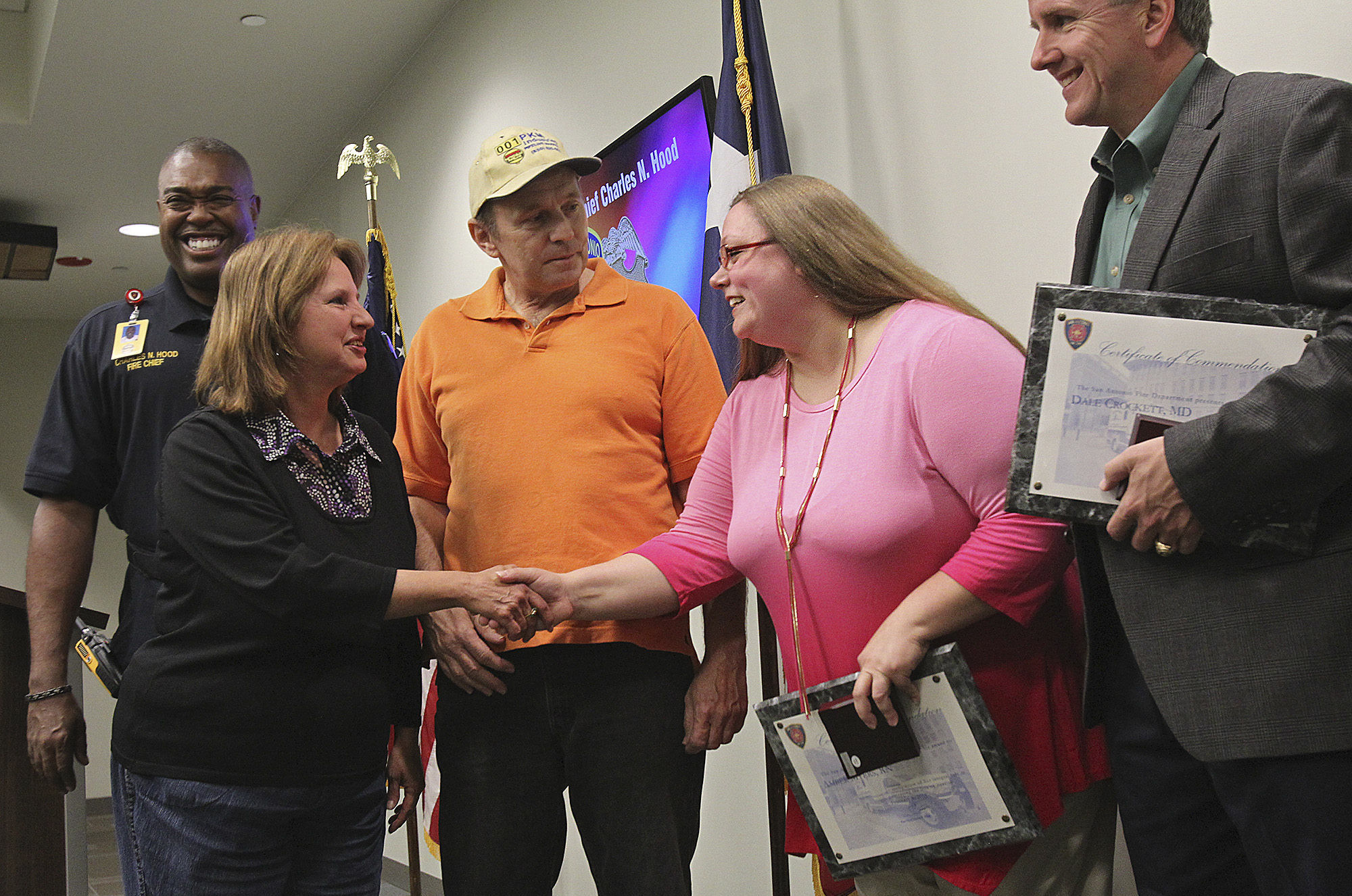 Doctor, nurse honored for saving people from poisoning