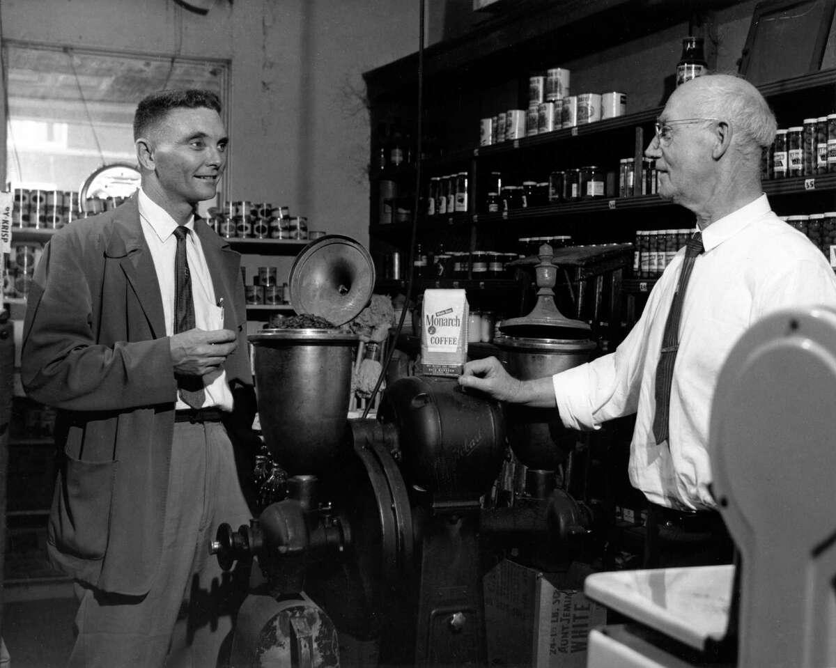 Columnist Leon Hale recalls storied career and long life