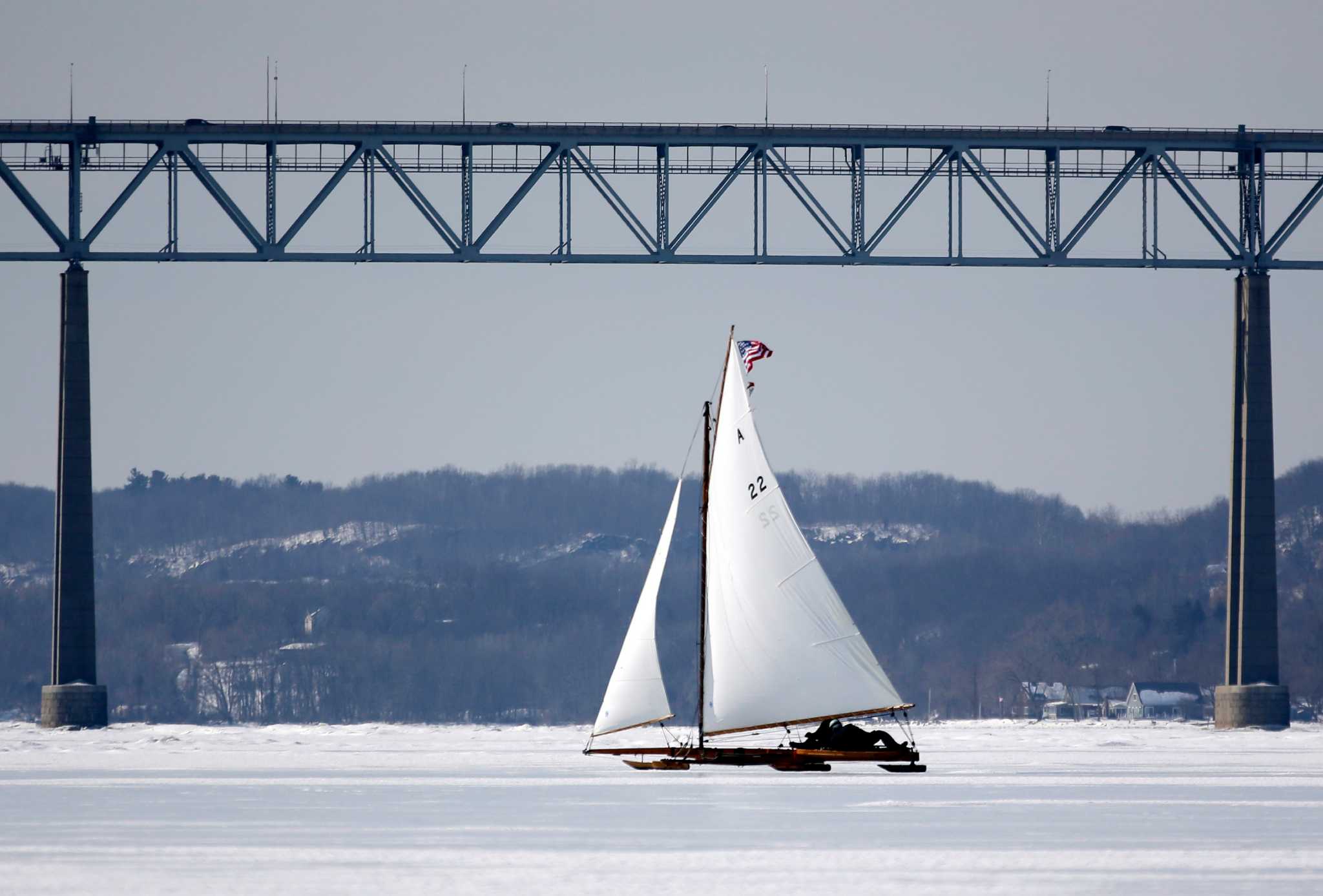 Ice sailing on the Hudson