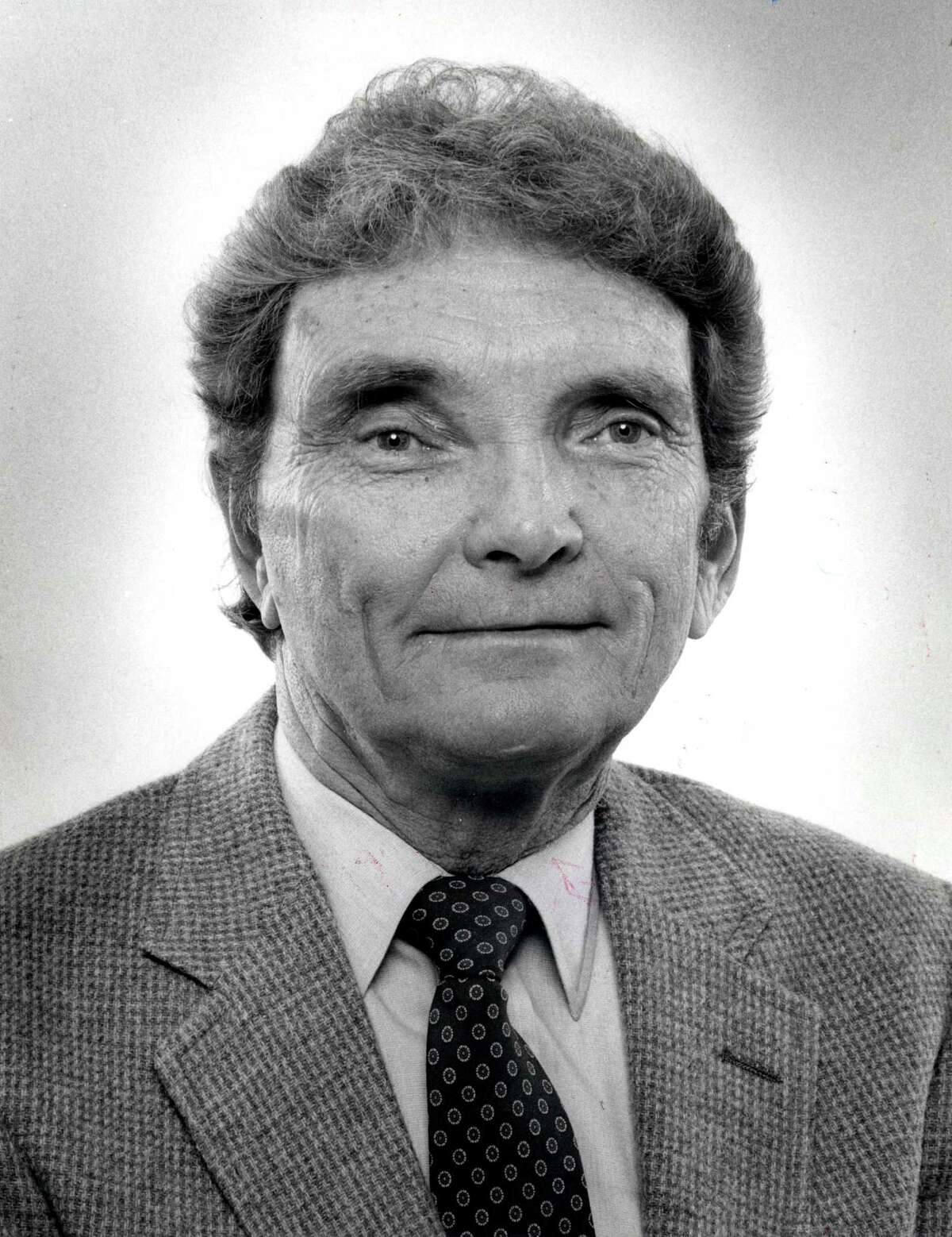 Columnist Leon Hale recalls storied career and long life