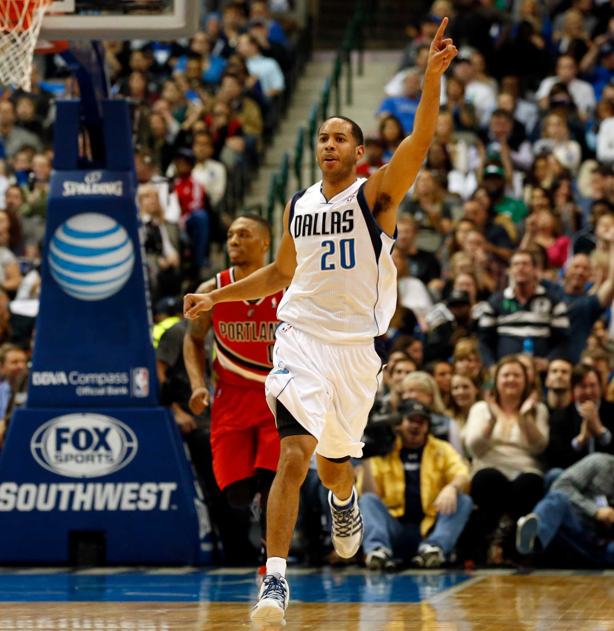Mavericks rally past Blazers after blowing big cushion