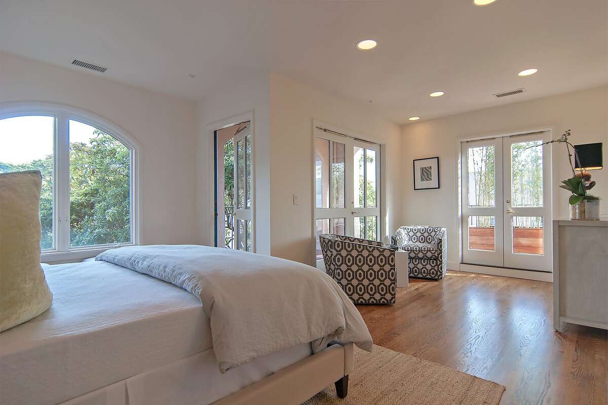 Tri-level Telegraph Hill condo features five terraces