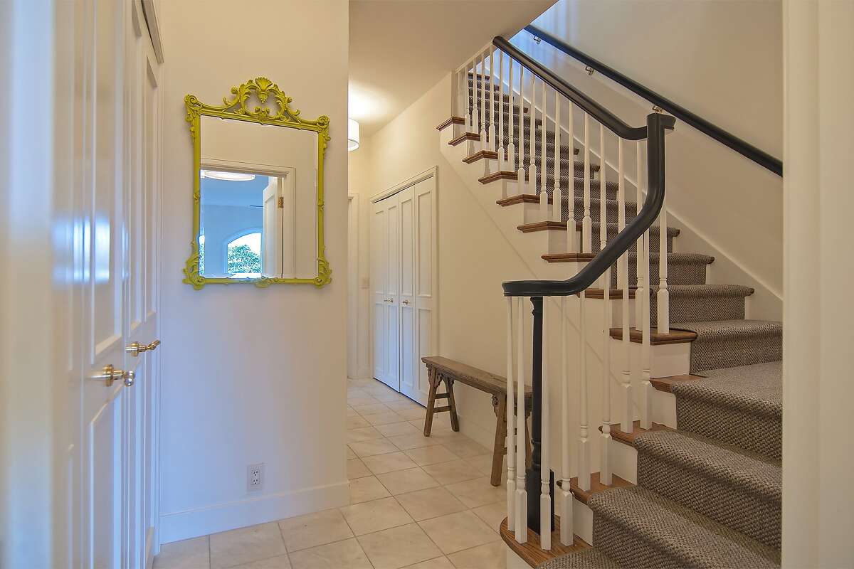 Tri-level Telegraph Hill condo features five terraces