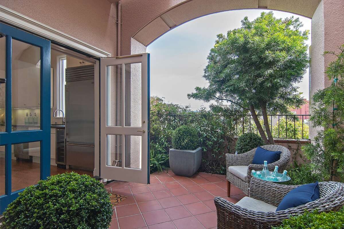 Tri-level Telegraph Hill condo features five terraces