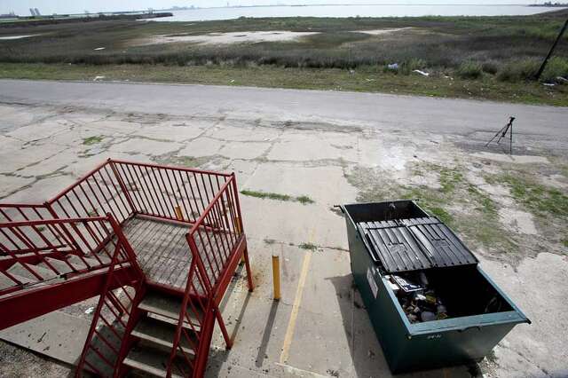 Man convicted in 2014 slaying of grown daughter, her female partner