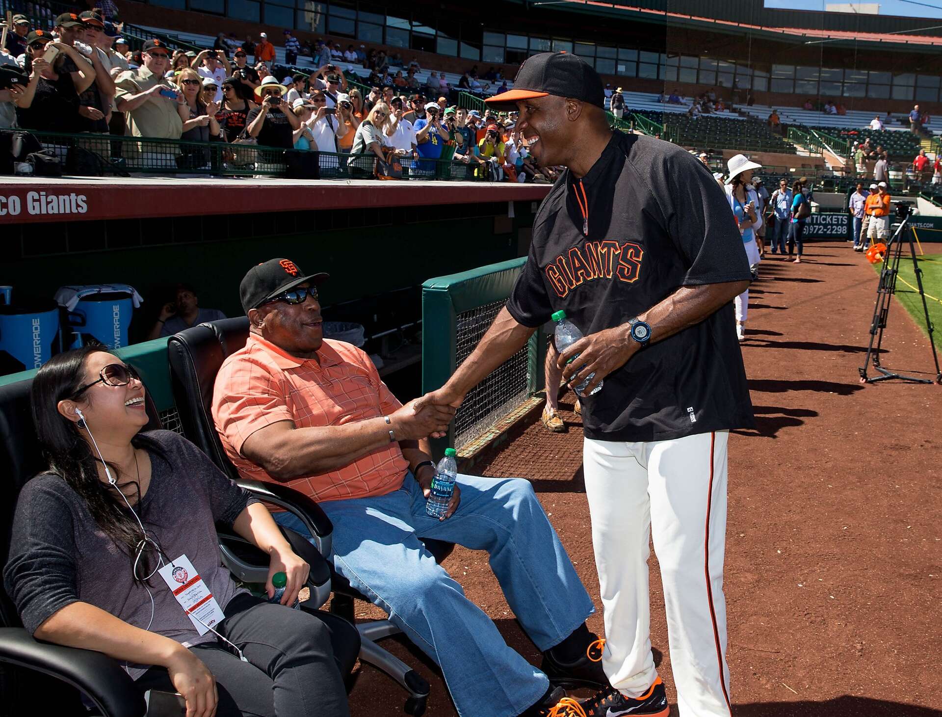 Barry Bonds returns to Giants, larger than life no longer