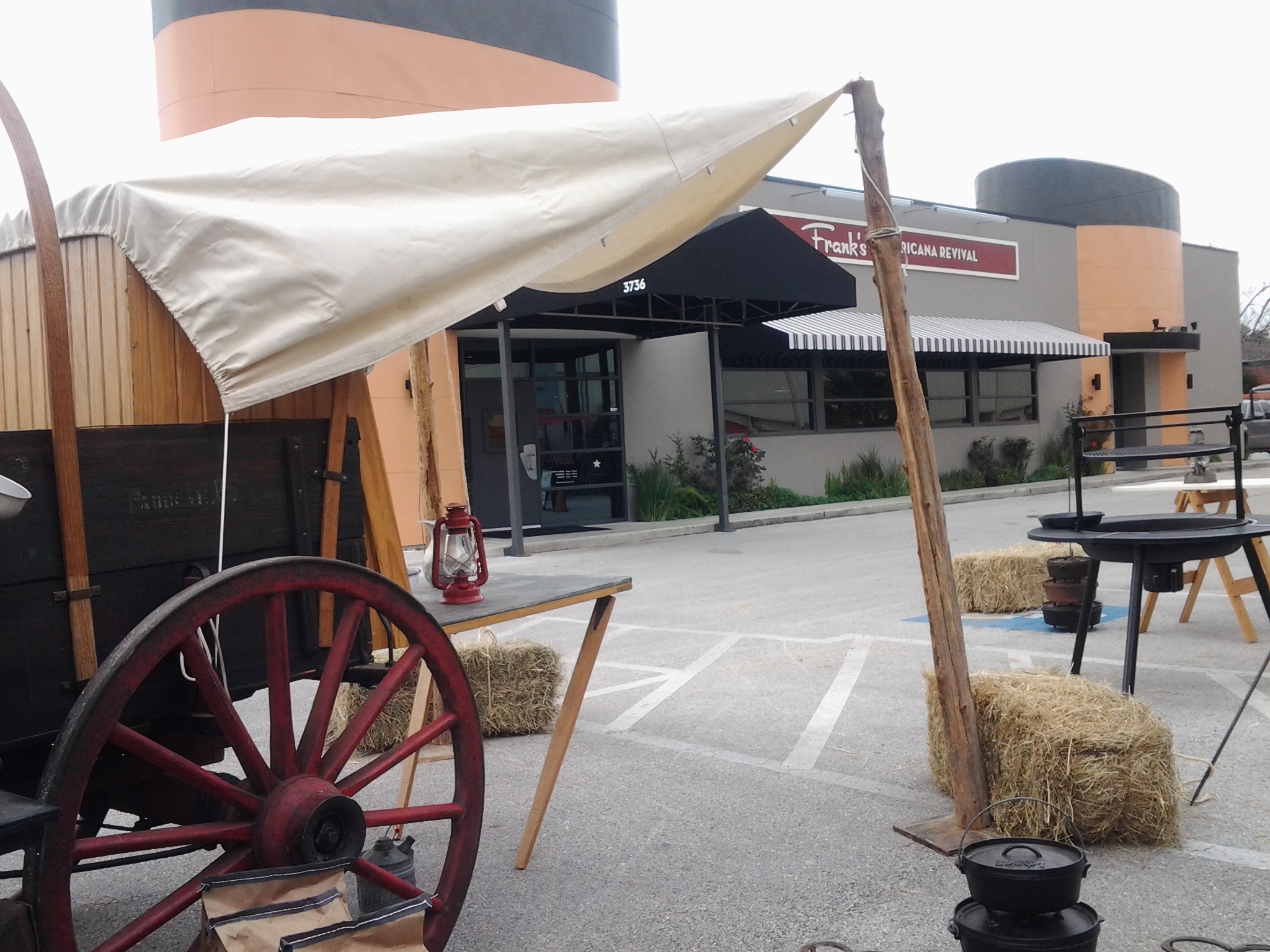 Chuck wagon to dish out cowboy cuisine