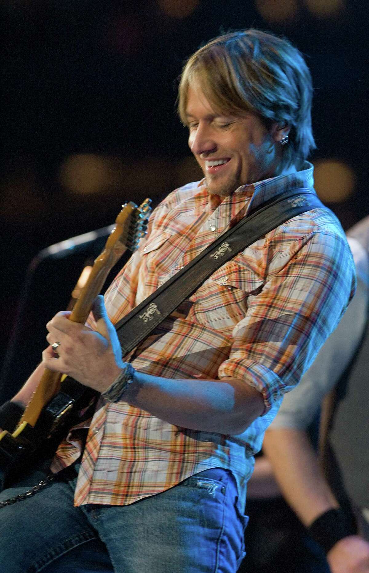 Keith Urban promises to stir up RodeoHouston crowd