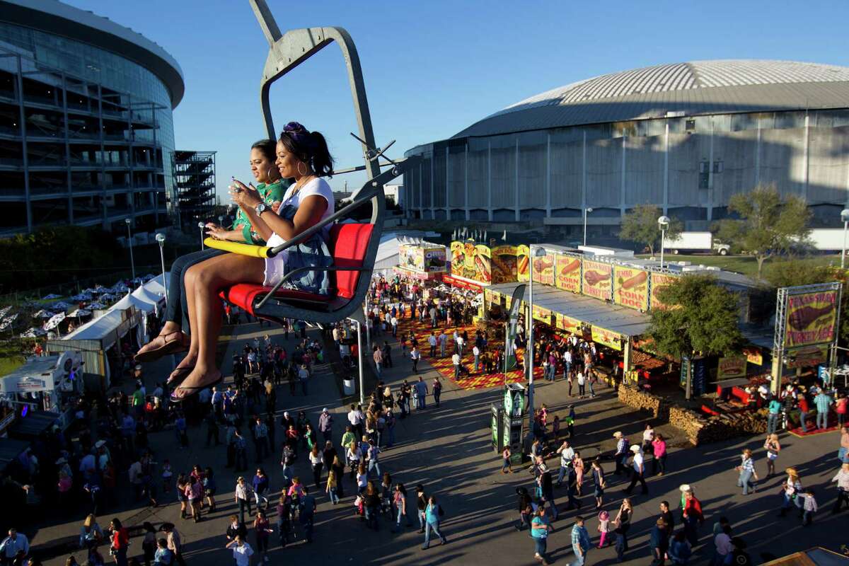 20 signs that you know it's rodeo time in Houston ...