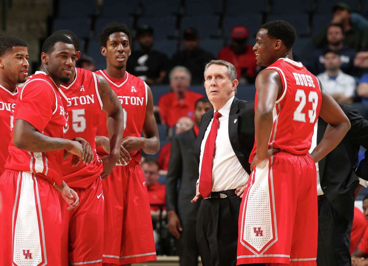 UH men's basketball coach James Dickey to step down