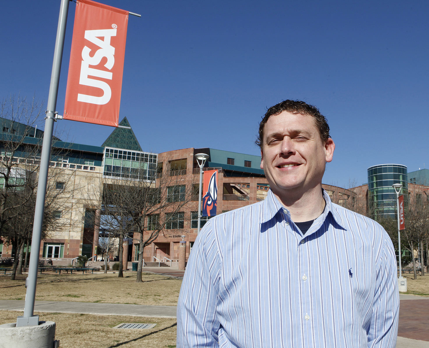 Former Army combat medic makes new commitment to help student veterans