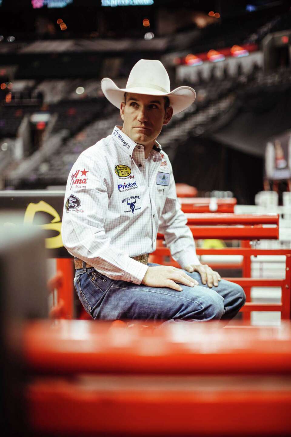 Bareback rider Bobby Mote bucks the perils and hangs on for glory