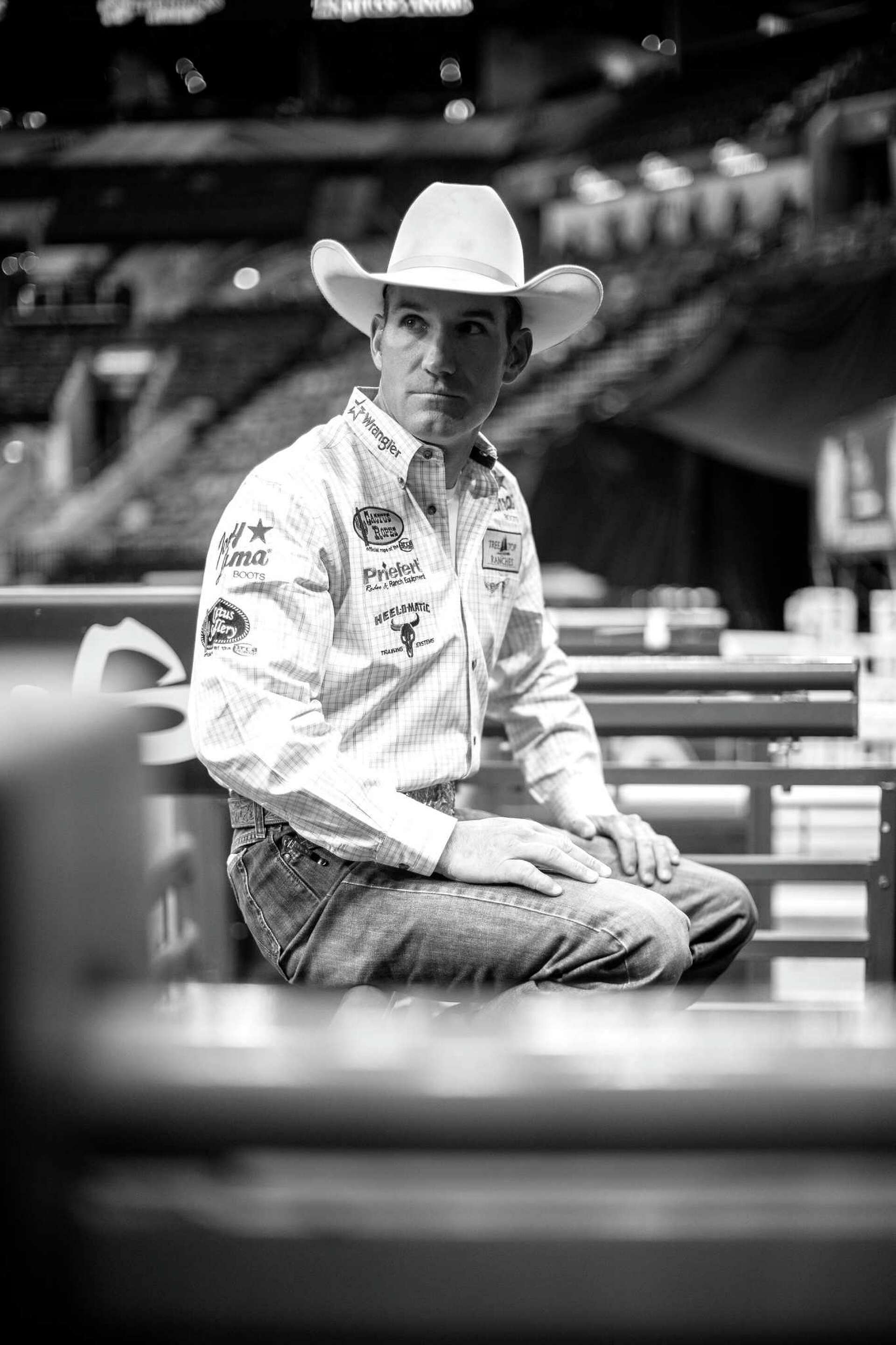 Bareback rider Bobby Mote bucks the perils and hangs on for glory