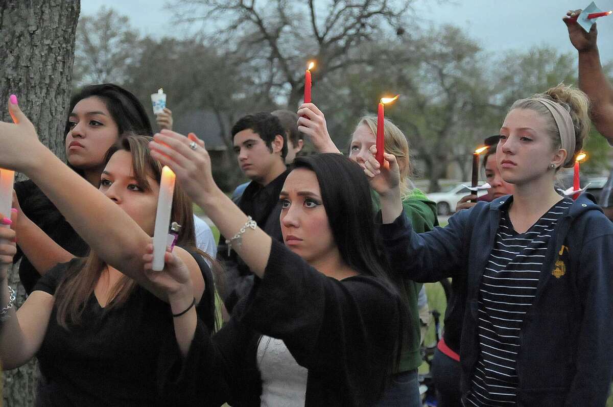 Teen's family wants criminal charges in shooting