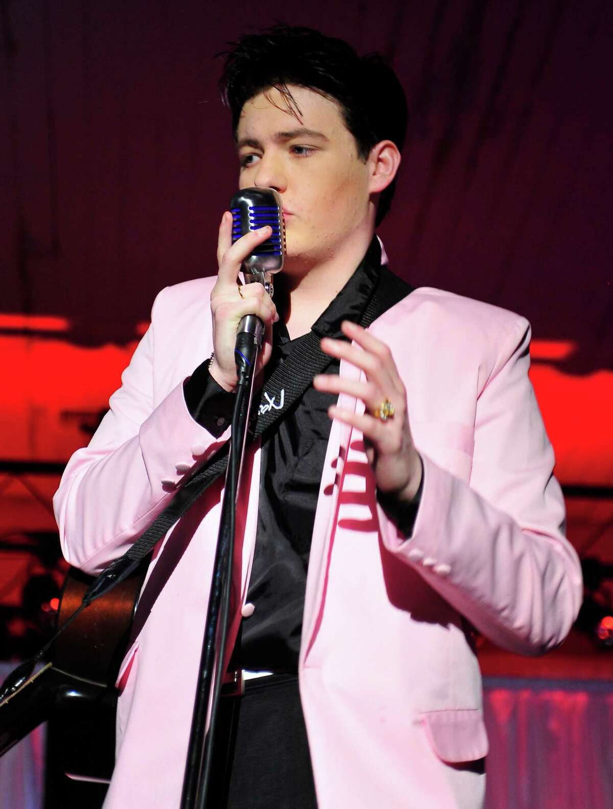 'Elvis' performs in Kountze