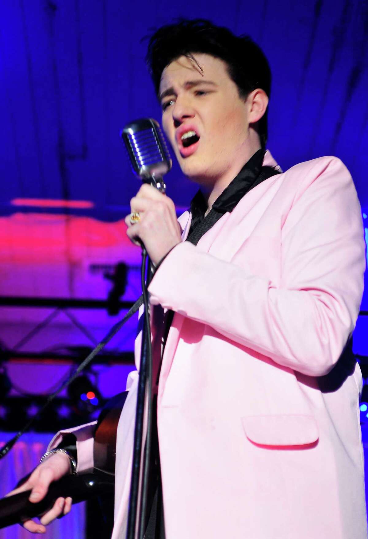 'Elvis' performs in Kountze