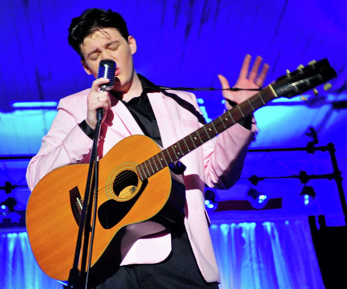 'Elvis' performs in Kountze