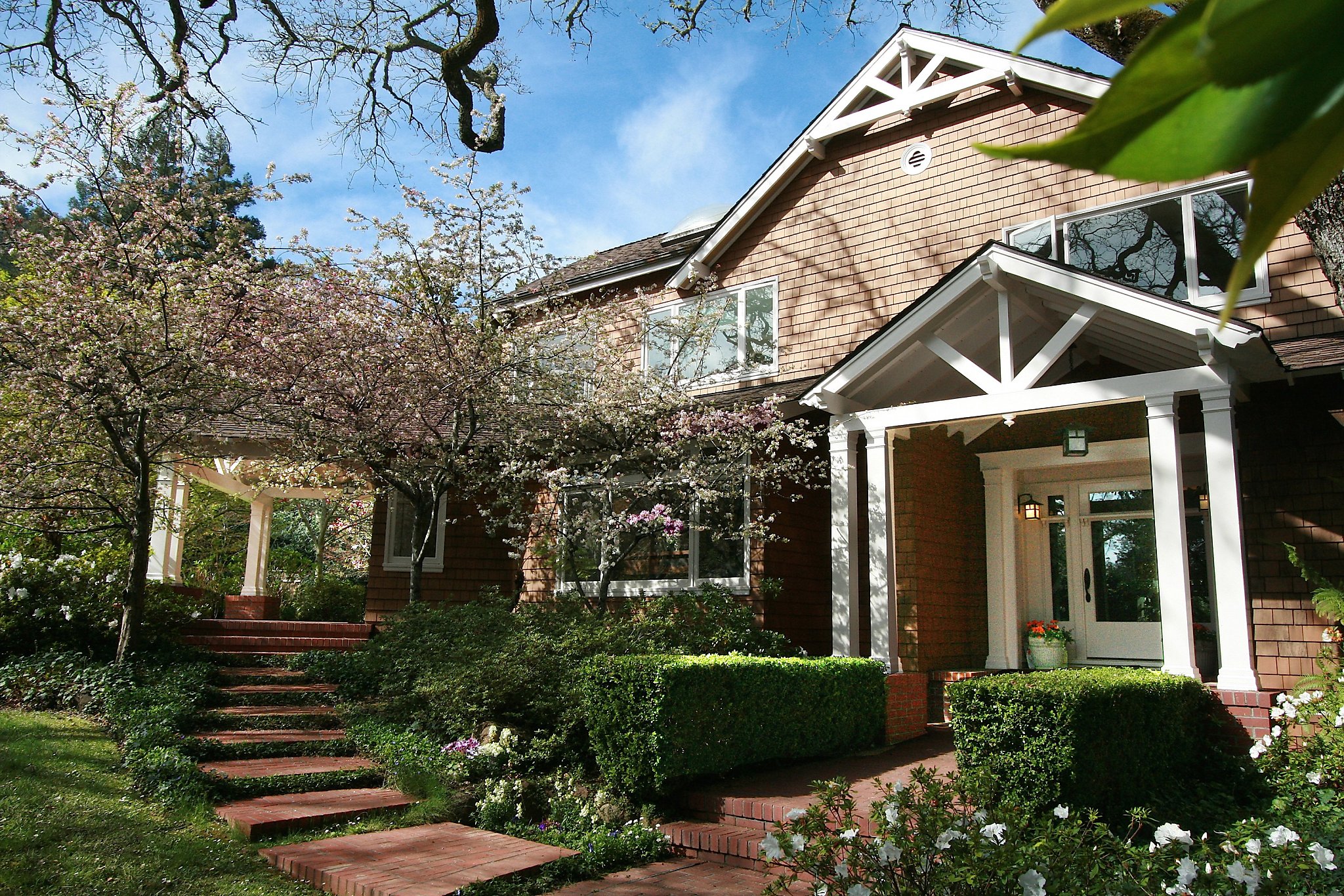 Ross Craftsman includes scenic solarium