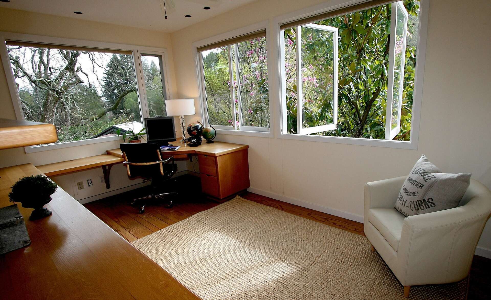 Ross Craftsman includes scenic solarium