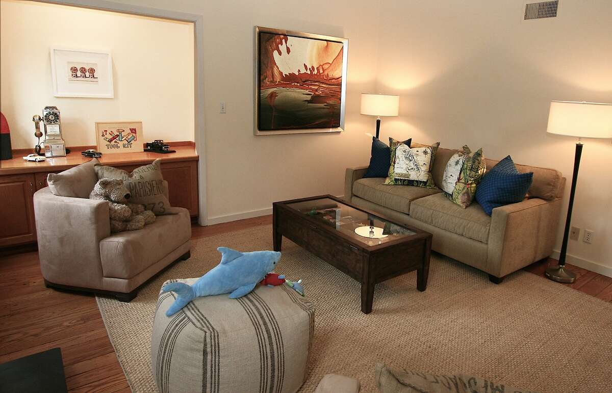 Ross Craftsman includes scenic solarium