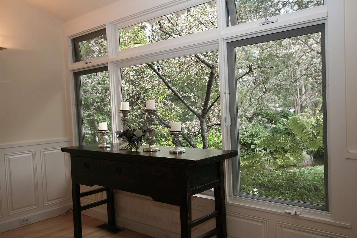 Ross Craftsman includes scenic solarium