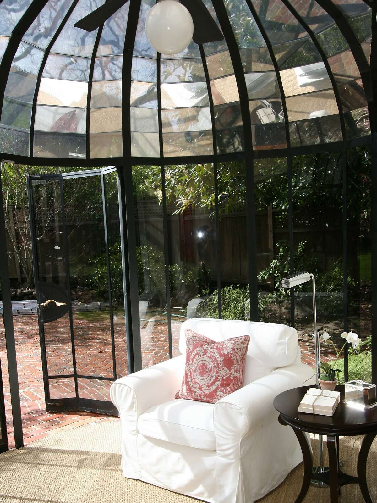 Ross Craftsman includes scenic solarium