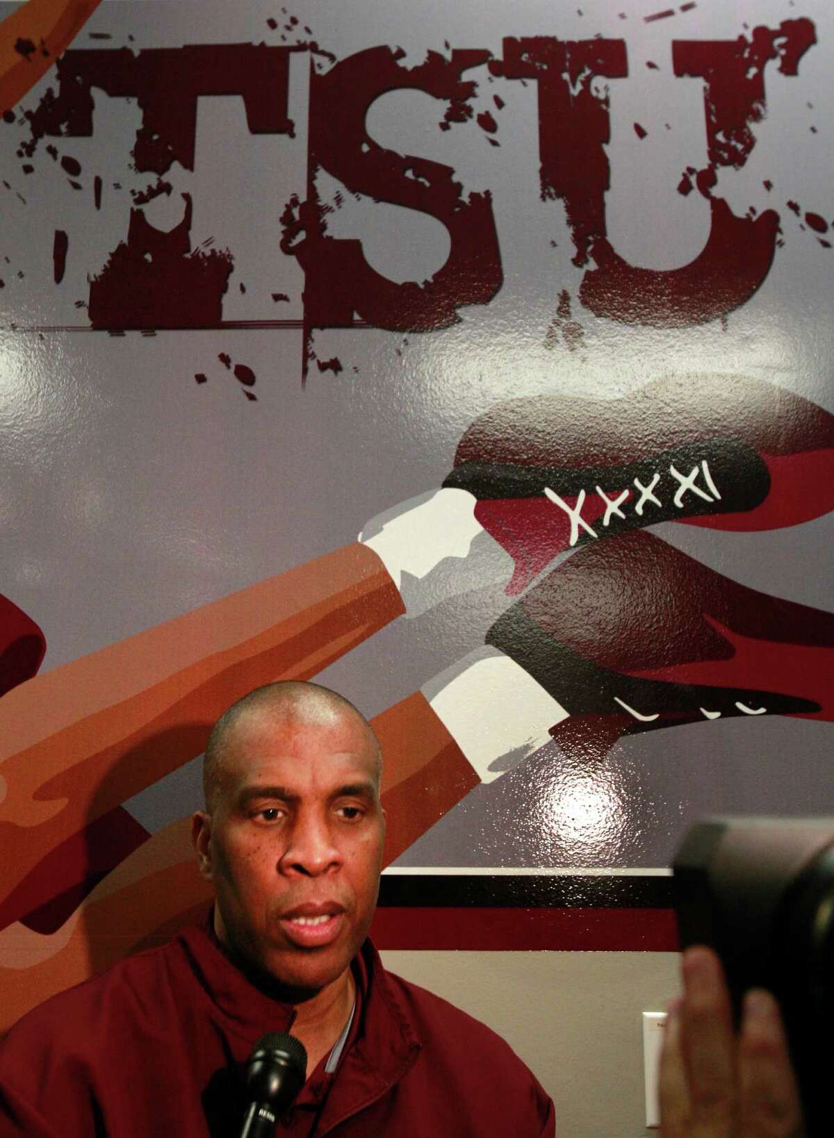 Coach Mike Davis leaving TSU basketball program