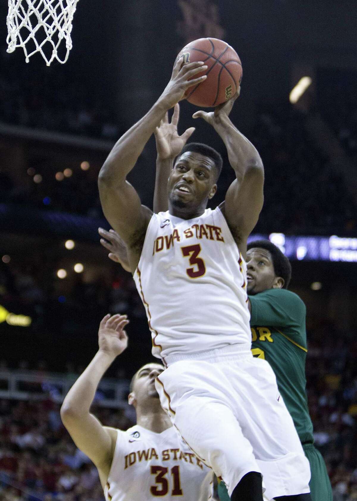 Top ballers from around country suit up in S.A. for NCAA March Madness