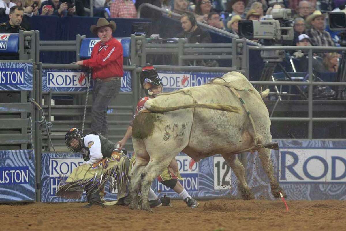Bull riding at the rodeo gets closer look
