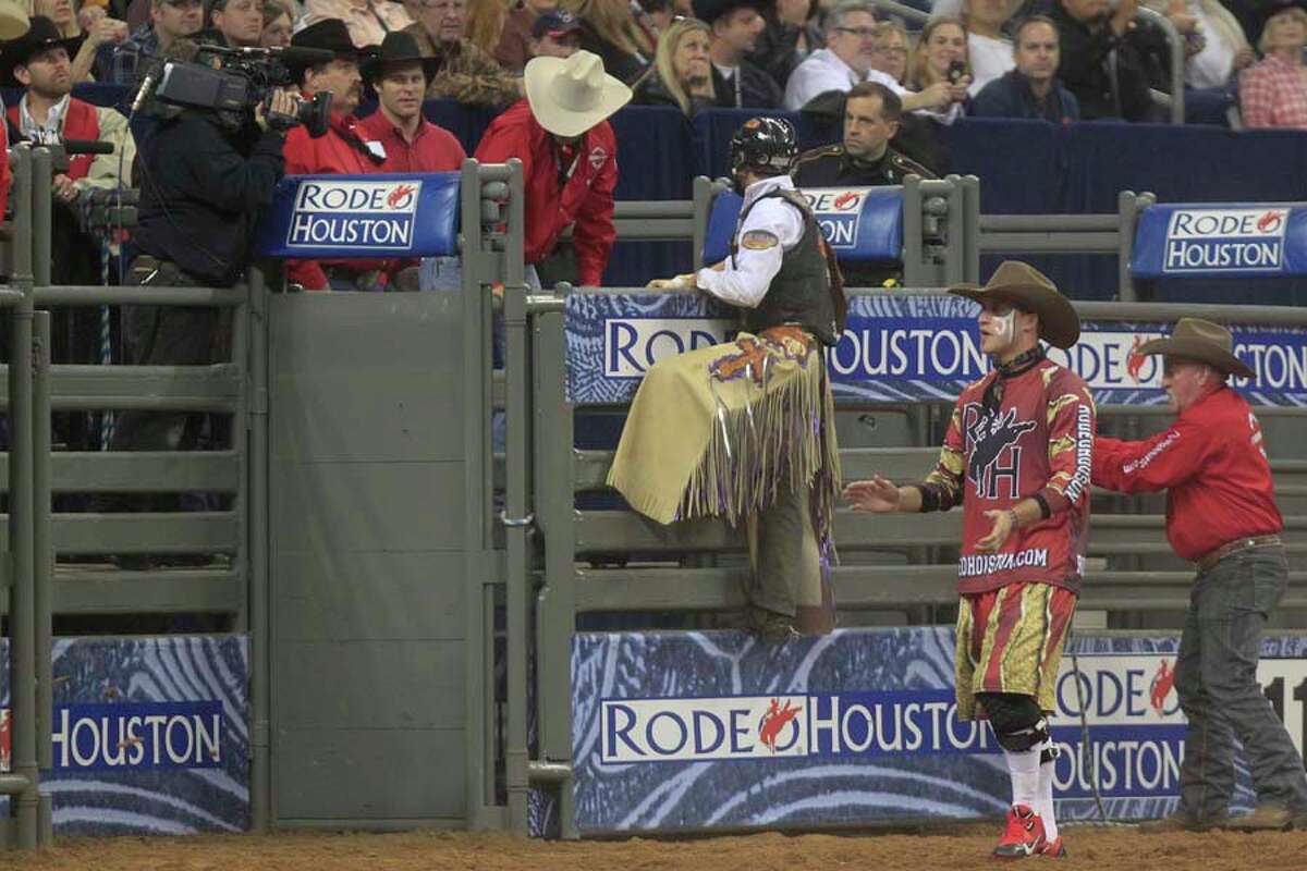 Bull riding at the rodeo gets closer look