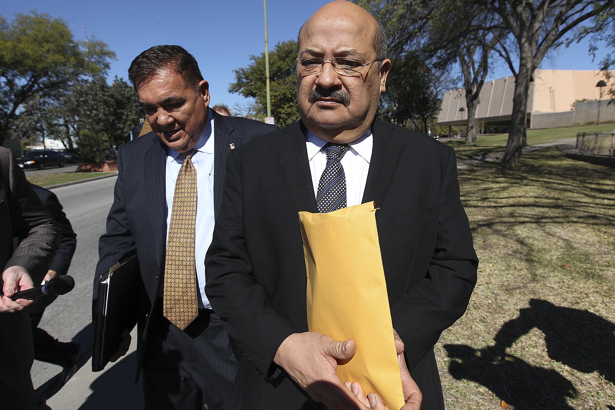 Lawyer admits bribing judge to get favorable rulings