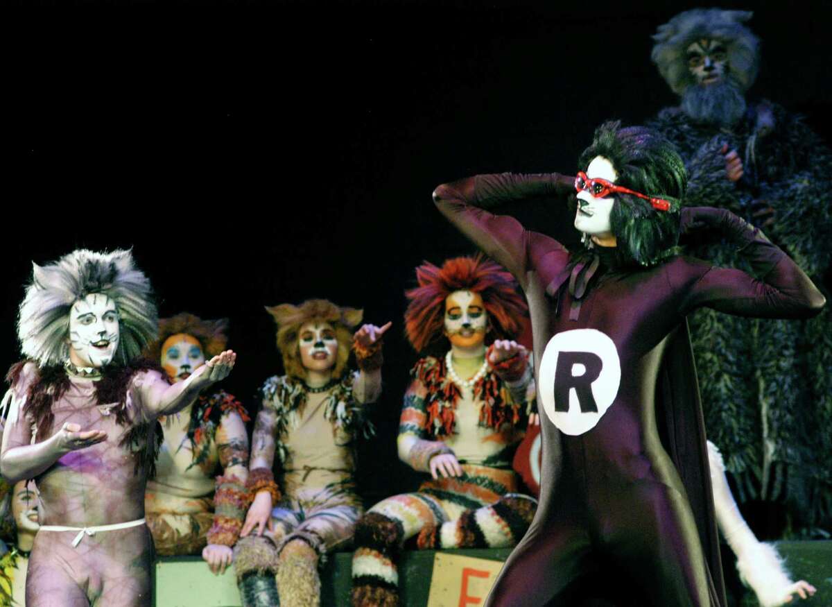 'Cats' the musical dances into town
