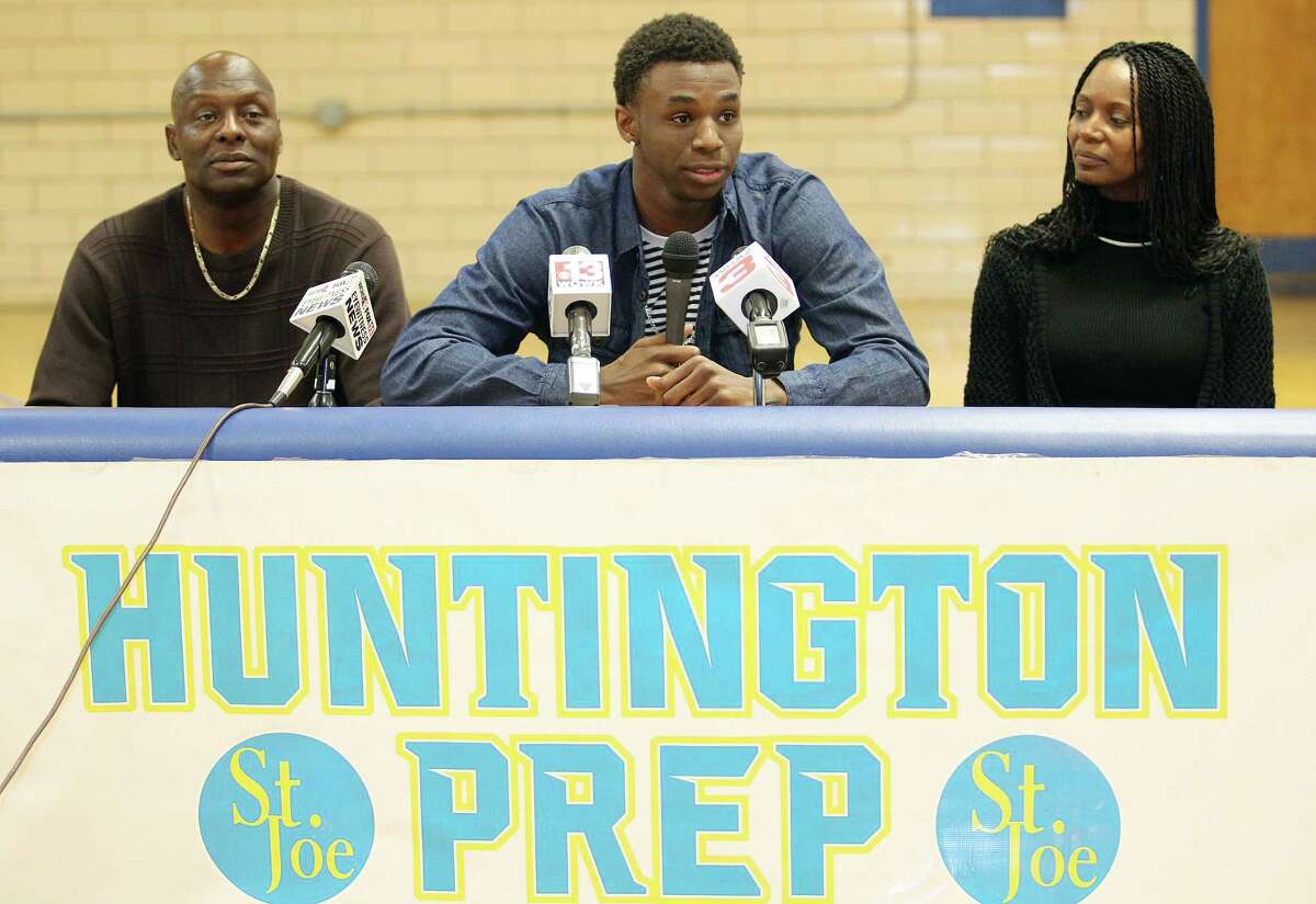 Ex-Rocket Wiggins tries to steer son clear of pitfalls along NBA path