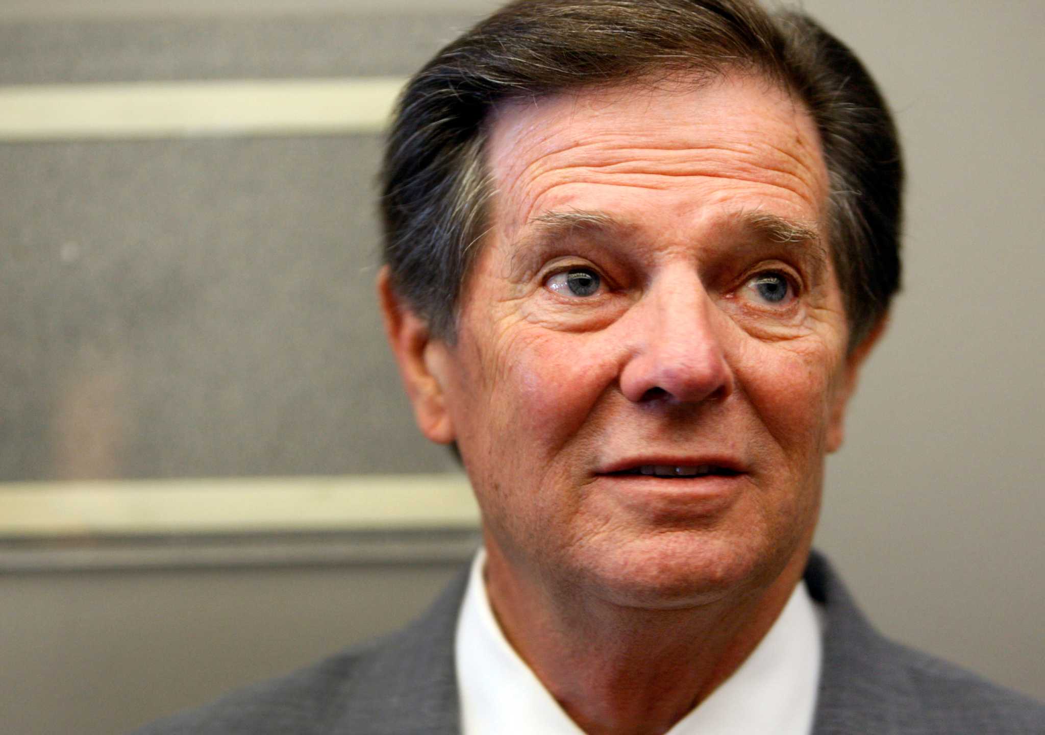 Top court agrees to review overturned Tom DeLay conviction