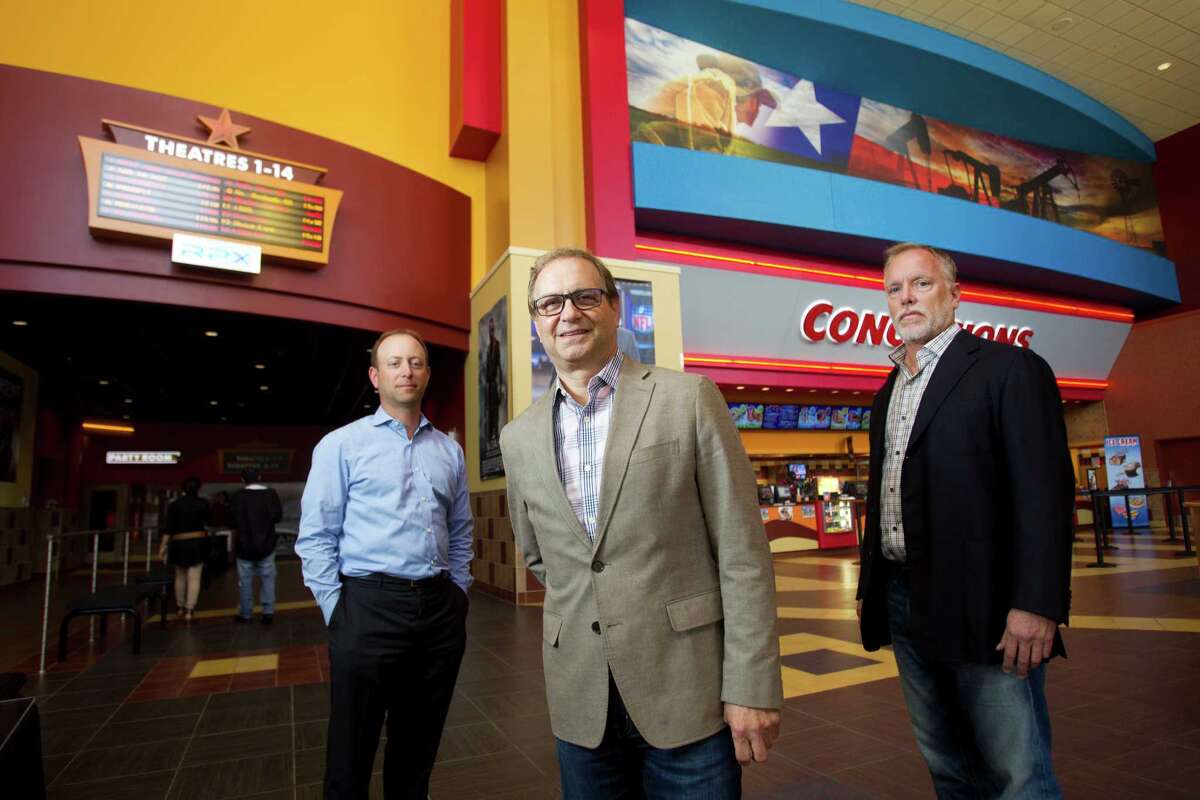 West Oaks Mall finds a new way to do business