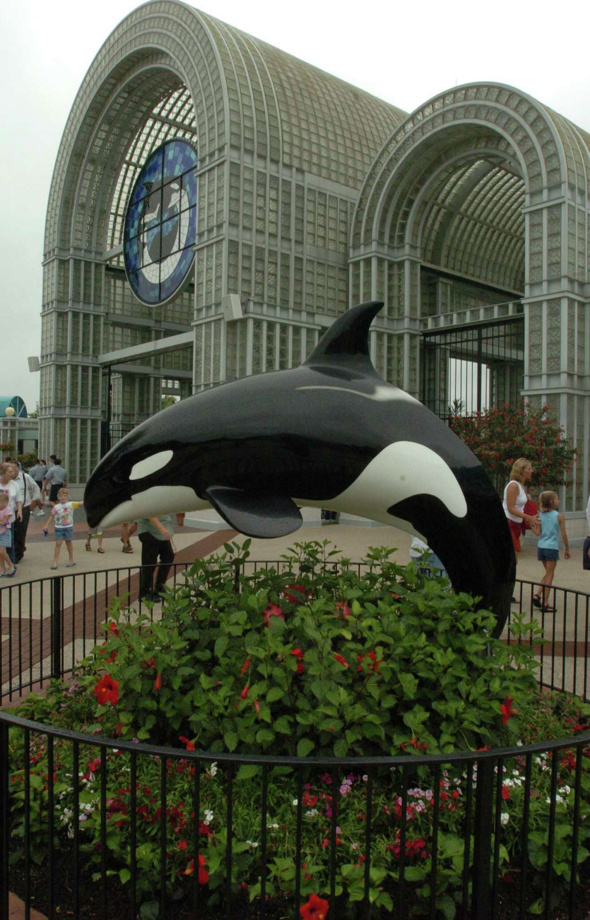 Texas resident sues SeaWorld in S.A. federal court