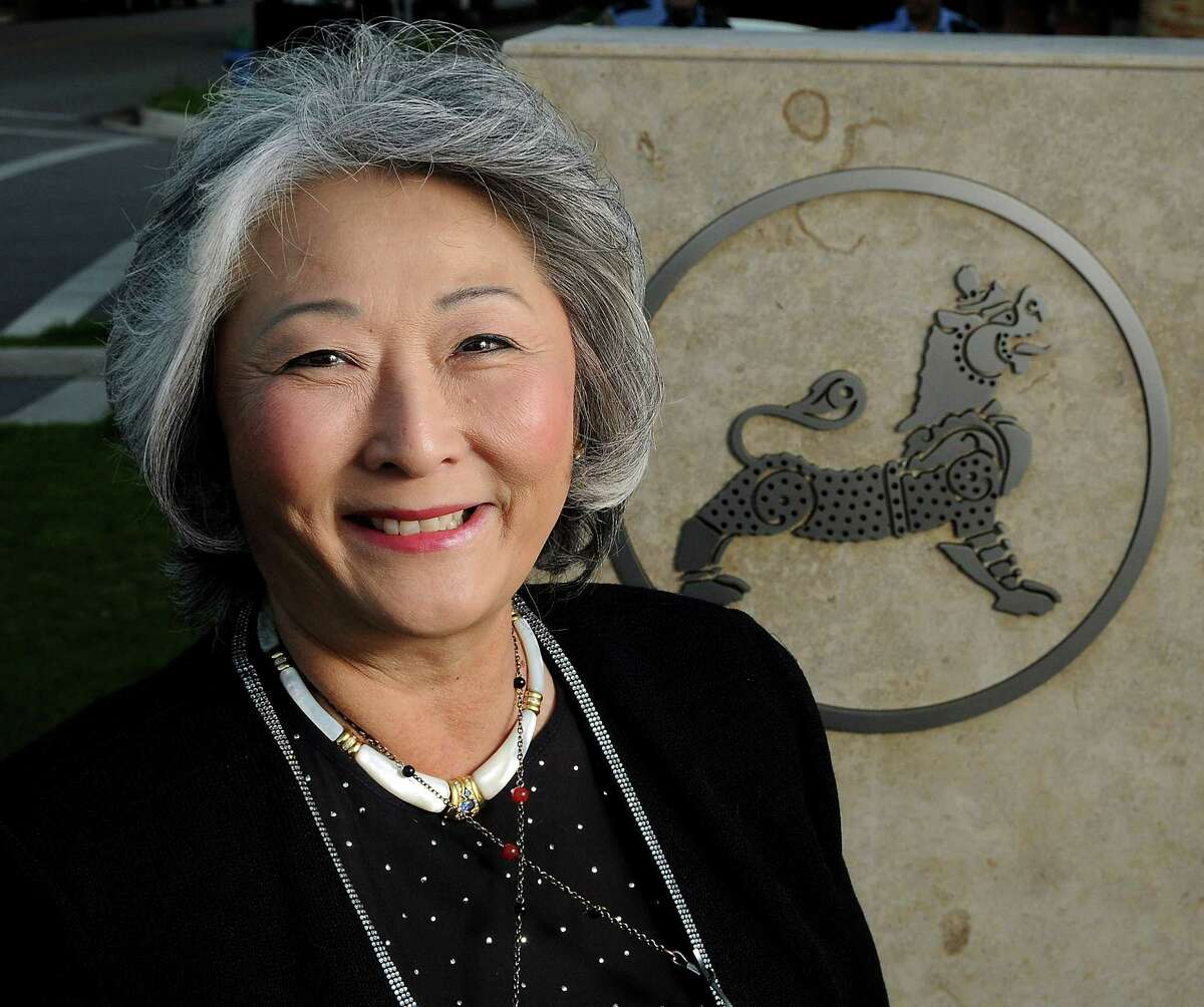 Honoring vets, mentoring women
