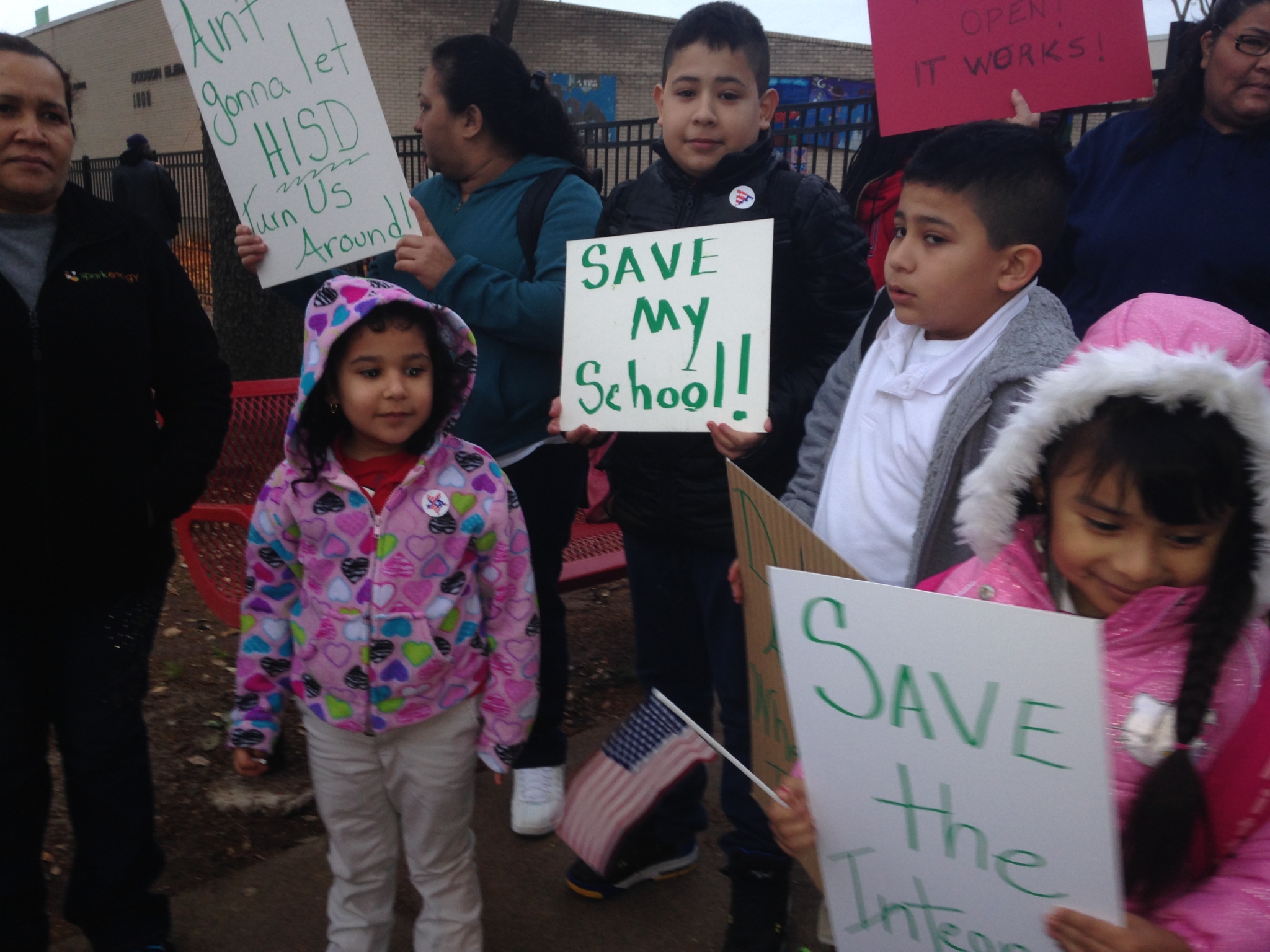 Quiet protest at school urges HISD to back off elementary's planned closure