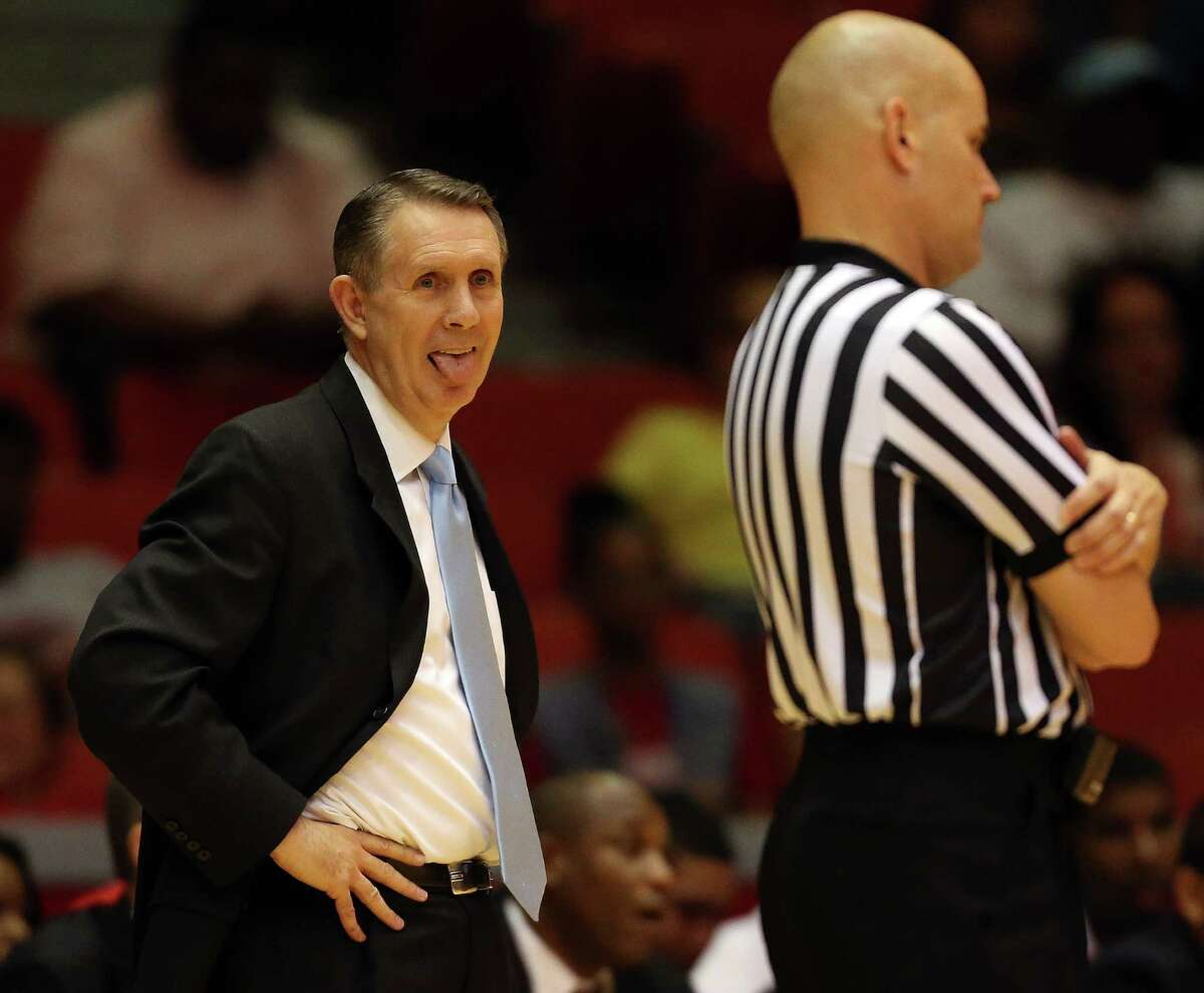 UH men's basketball coach James Dickey to step down