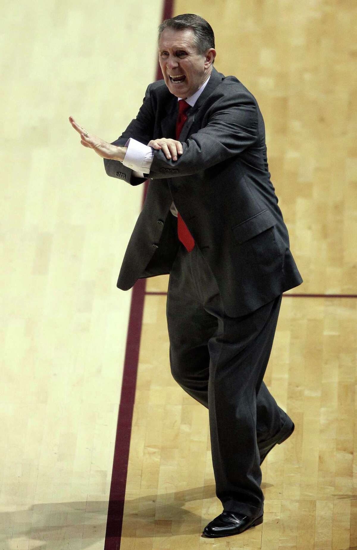 UH men's basketball coach James Dickey to step down