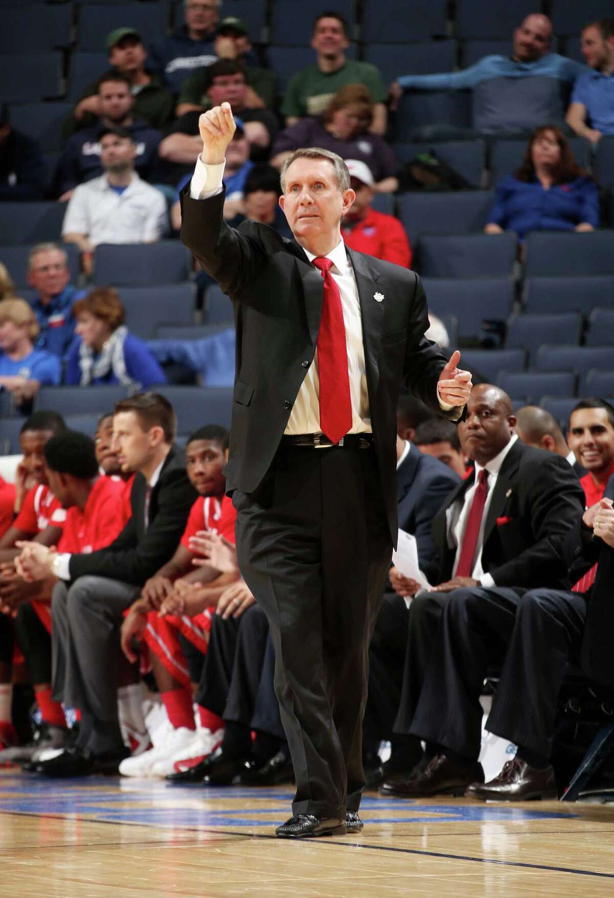 UH men's basketball coach James Dickey to step down
