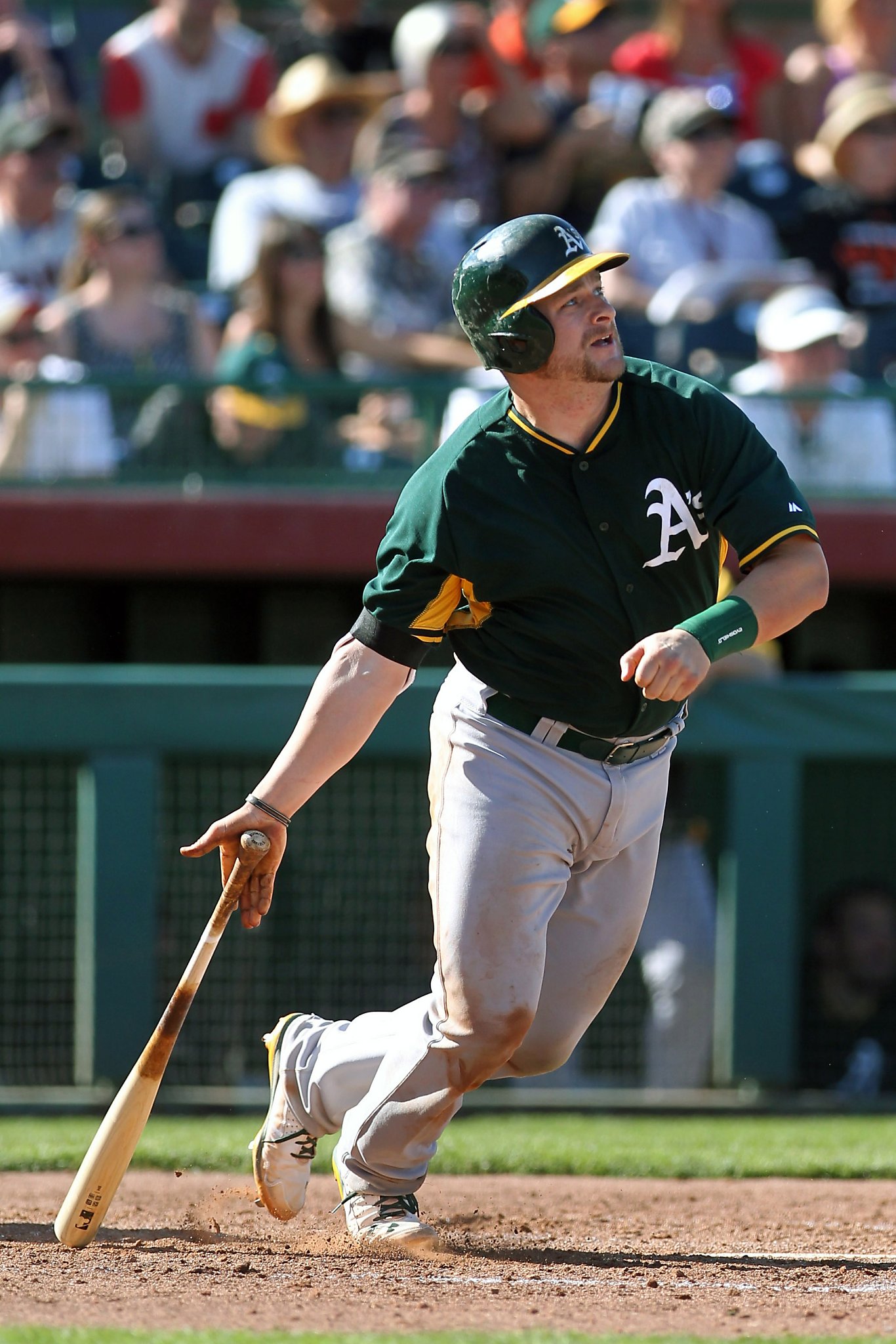 Chili Davis sees a lot to like in A's Stephen Vogt