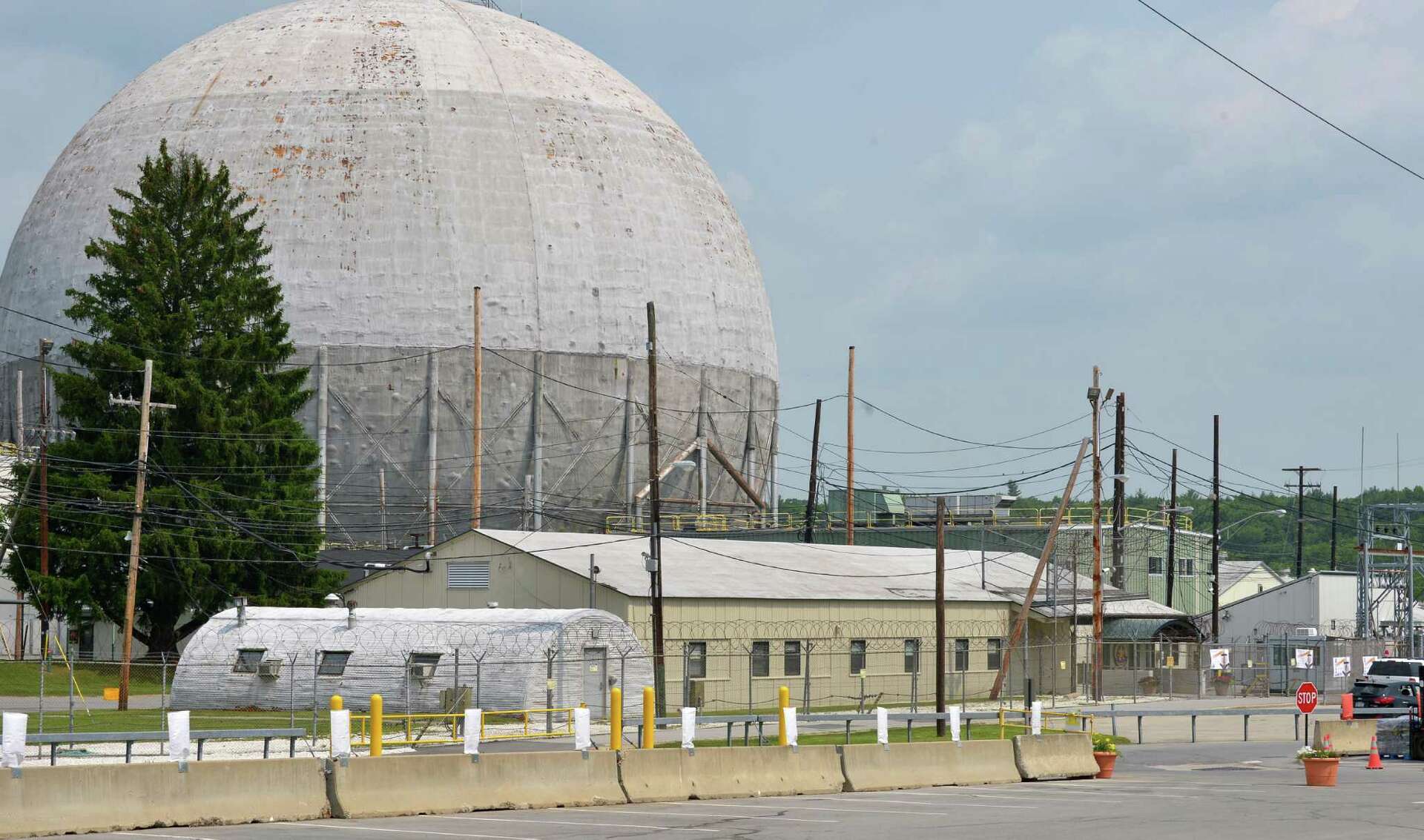 Nuclear reactor threatened by cuts
