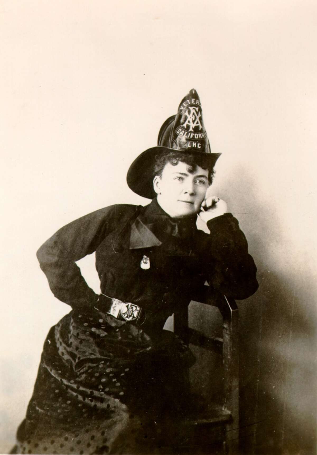 Coit Tower: Tales of murder, drag, and a small round apartment