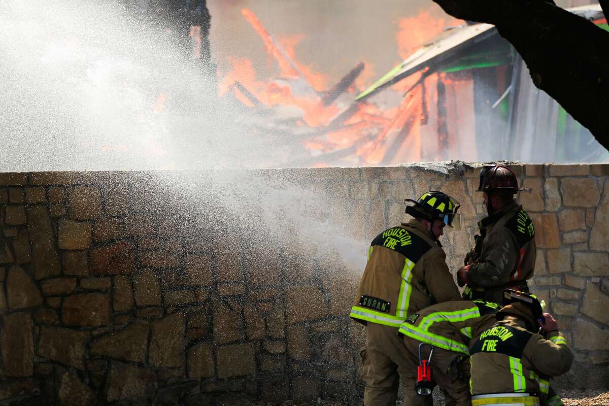 Fire official speculates on cause of Montrose blaze