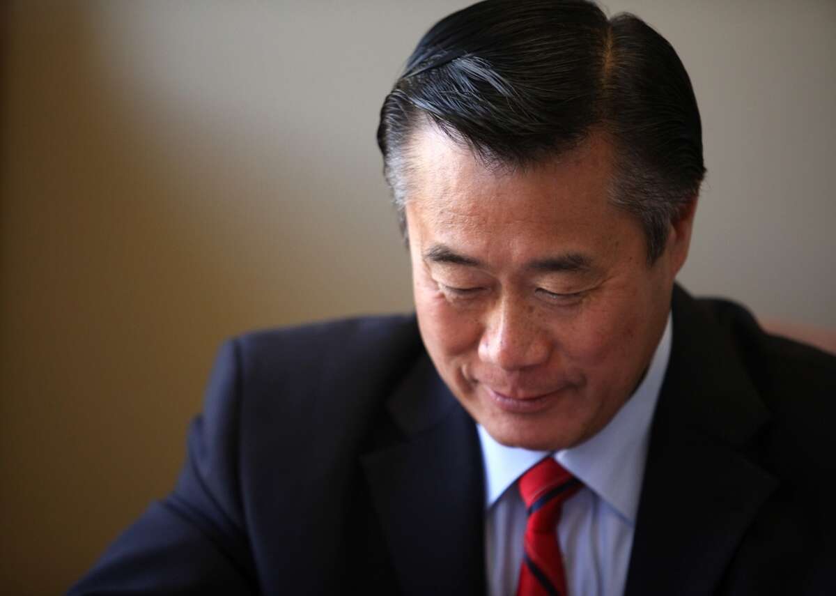 Linking Calif. Sen. Yee's voting record to major donations