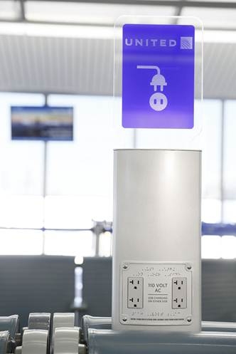 United to install charging stations for electronics at airports nationwide