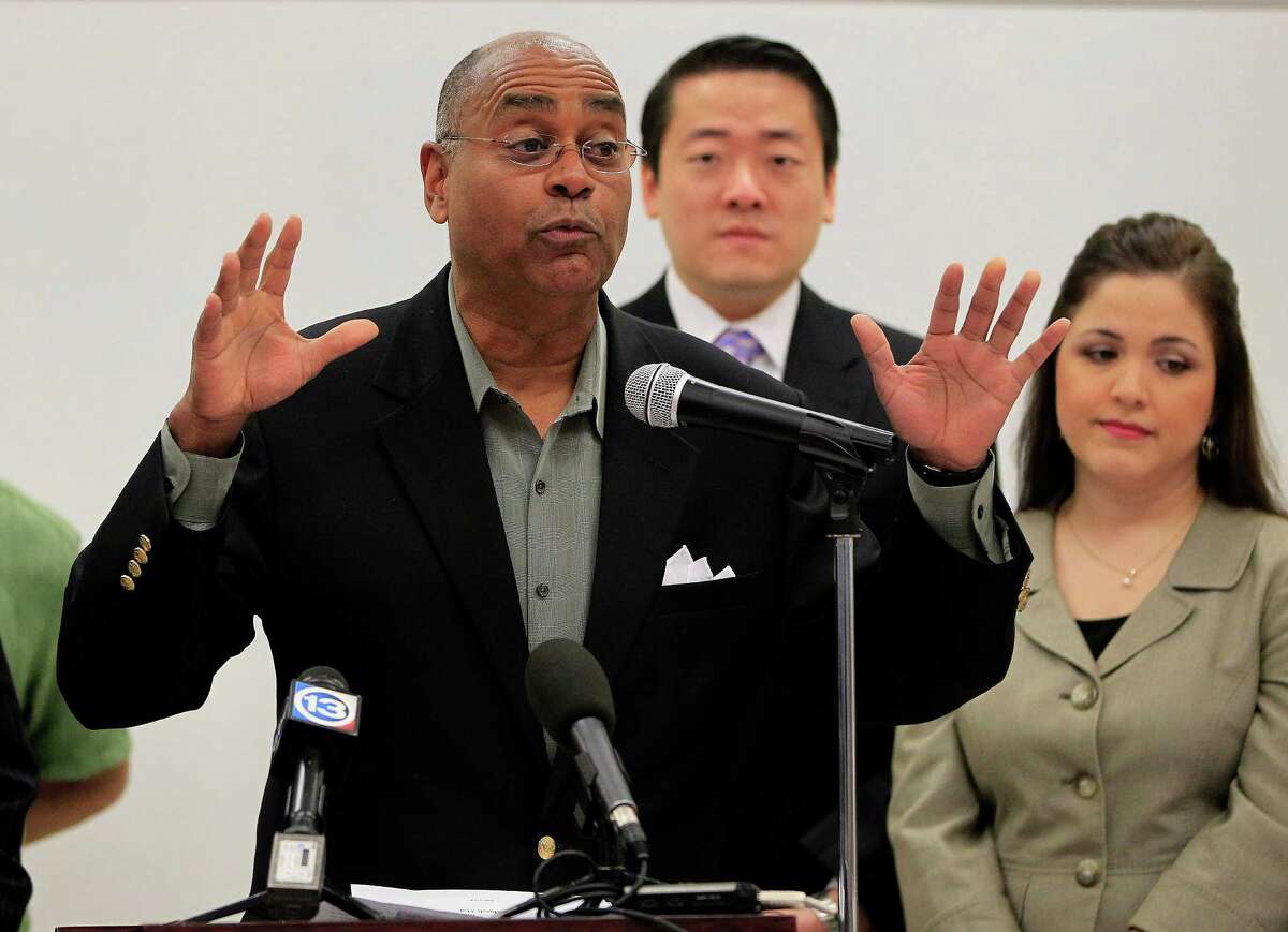 Obamacare house parties held to educate, enroll uninsured