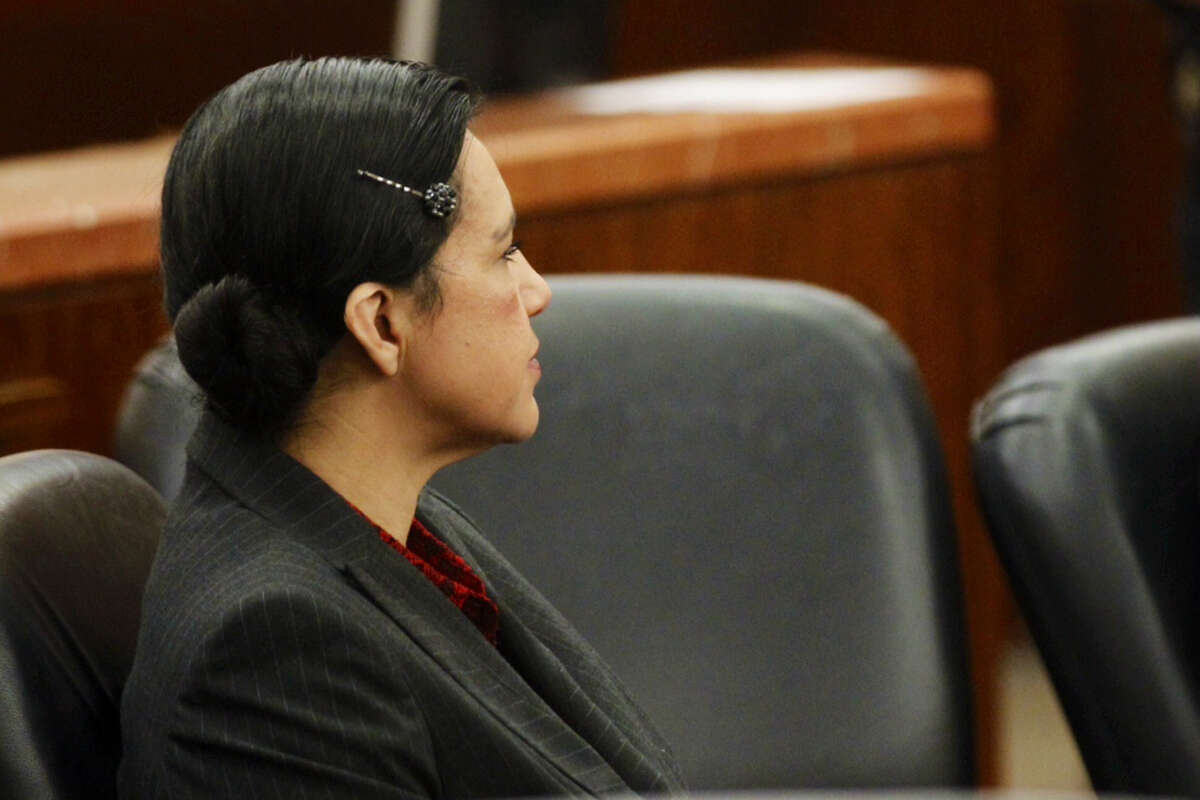 Prosecutors: Defendant stabbed boyfriend 25 times with shoe