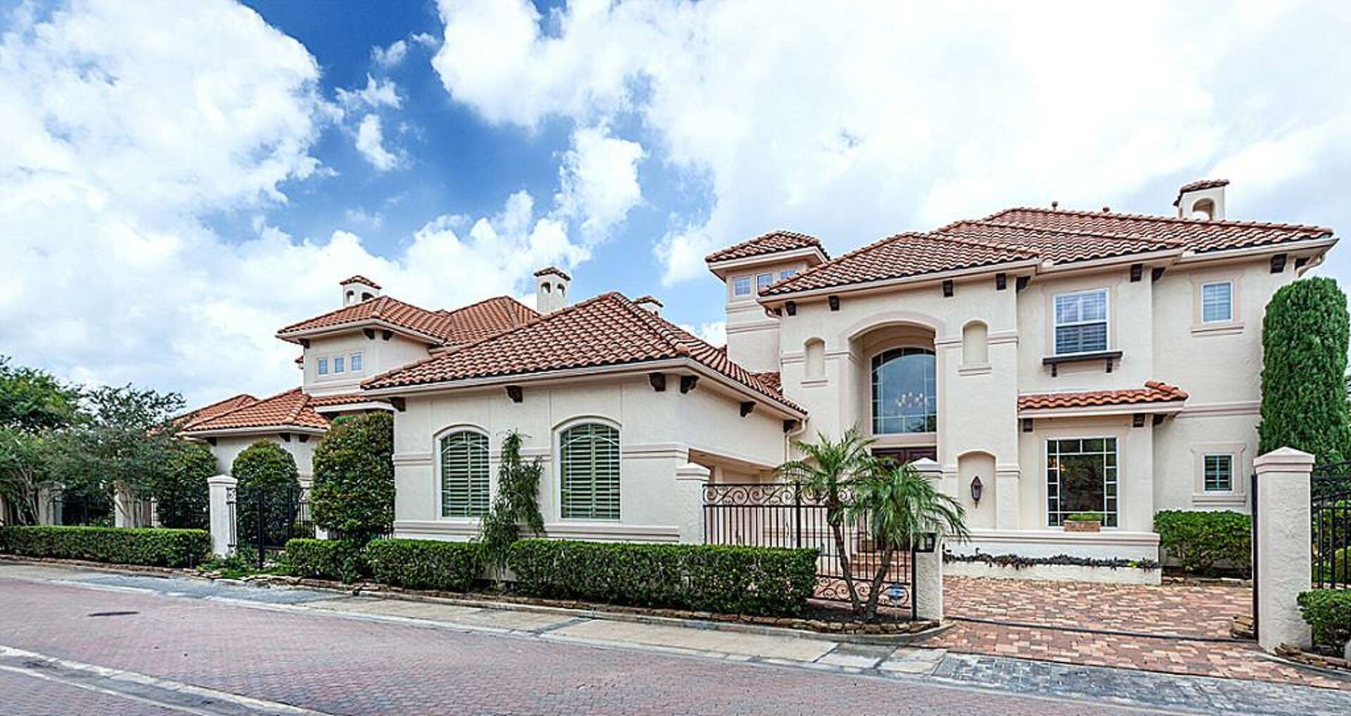 Clear Lake area is waterfront living at its best